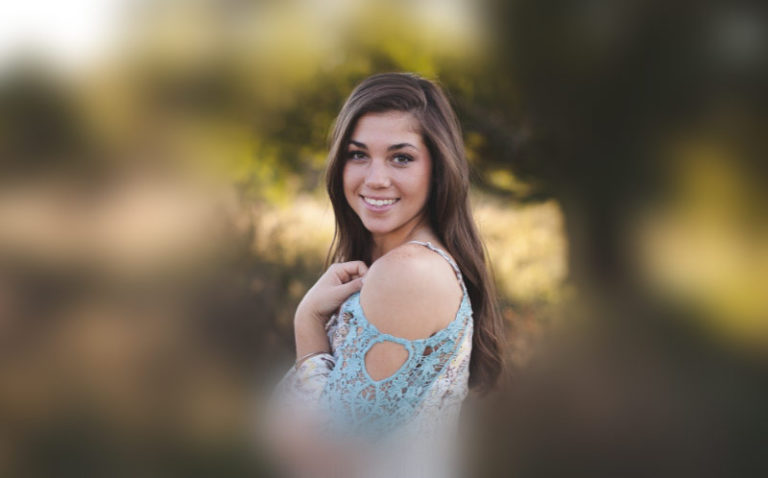 (FREE) Blur Photo Online - MockoFUN