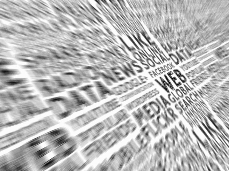 (FREE) Blur Photo Online - MockoFUN