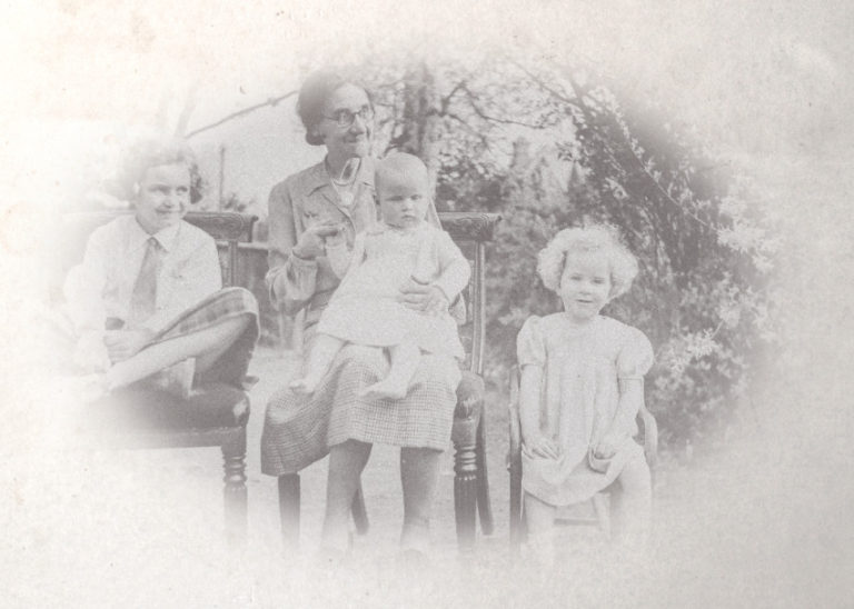 (FREE) Fade Edges of Photo - MockoFUN