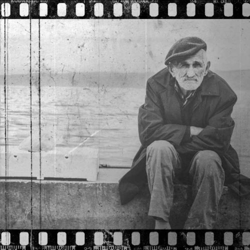 (FREE) Old Film Photo Effect - MockoFUN